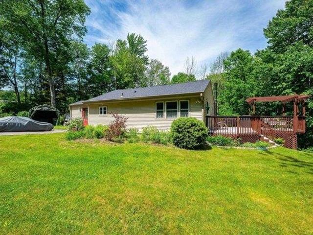 house with 3 bedroom, Rochester NH ES104542797