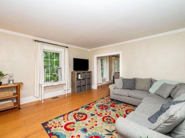 house with 3 bedroom, Rochester NH ES104758068