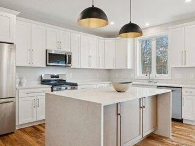 house with 3 bedroom, Rochester NH ES104762470