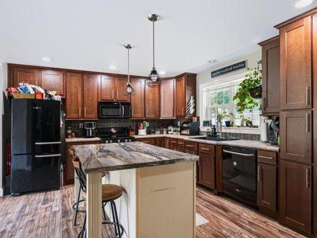 house with 3 bedroom, Rochester NH ES104789750