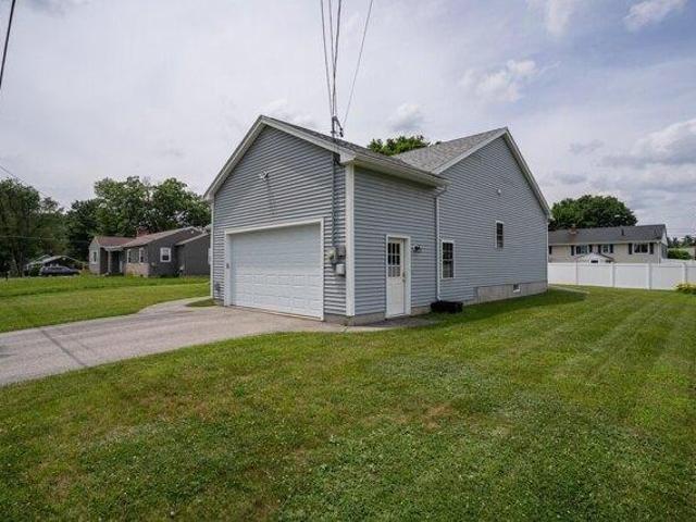 house with 3 bedroom, Rochester NH ES105157366
