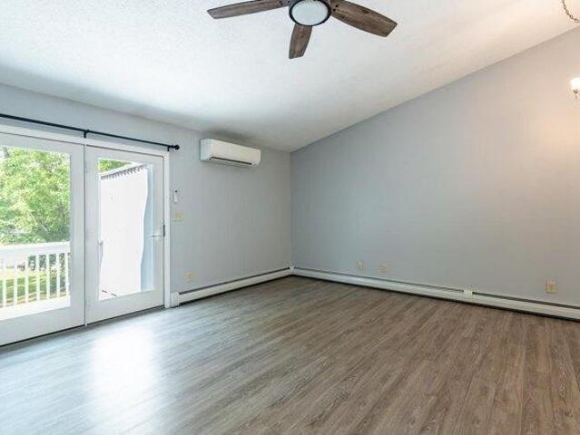 house with 3 bedroom, Rochester NH ES105175939