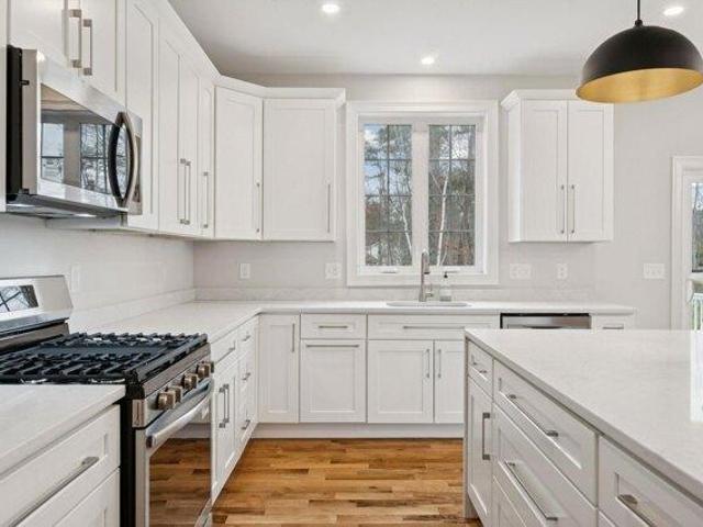 house with 3 bedroom, Rochester NH ES105176499
