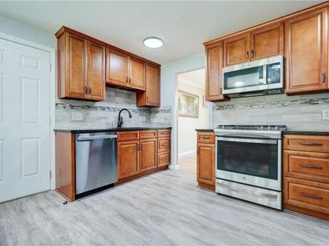 house with 3 bedroom, Rochester NY DS103624120