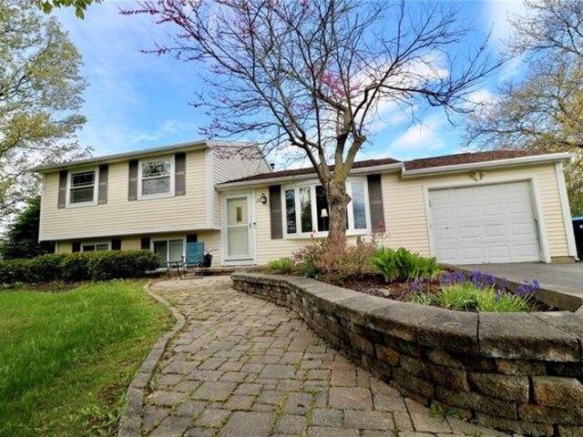 house with 3 bedroom, Rochester NY ES103621206