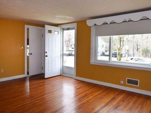 house with 3 bedroom, Rockland MA DS101957316
