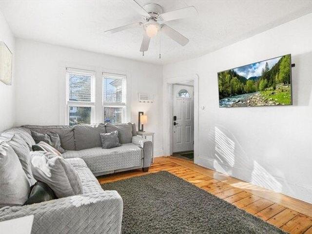 house with 3 bedroom, Rockland MA ES103019944