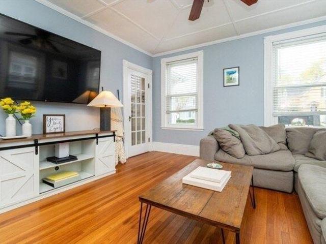 house with 3 bedroom, Rockland MA ES103020527