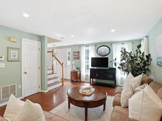 house with 3 bedroom, Rockland MA ES103037811