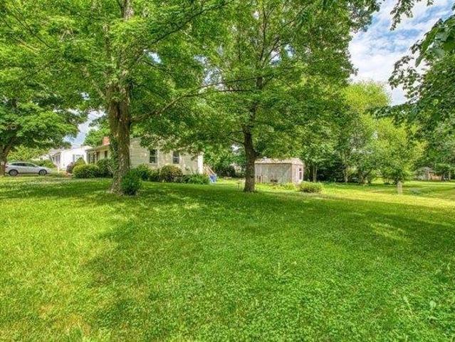house with 3 bedroom, Rockland MA ES104011308