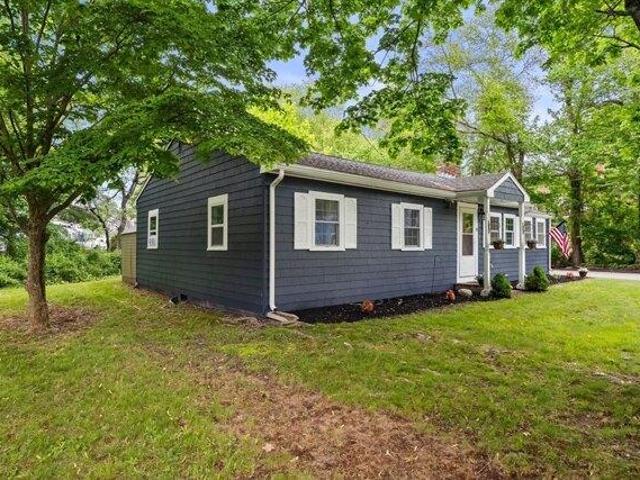 house with 3 bedroom, Rockland MA ES105095620