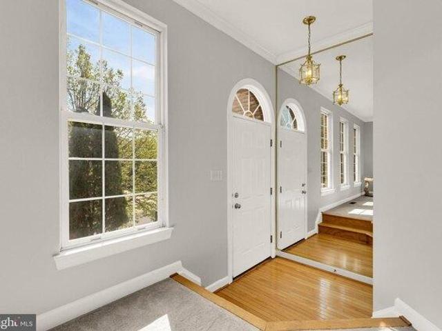 house with 3 bedroom, Rockville MD ES104905892