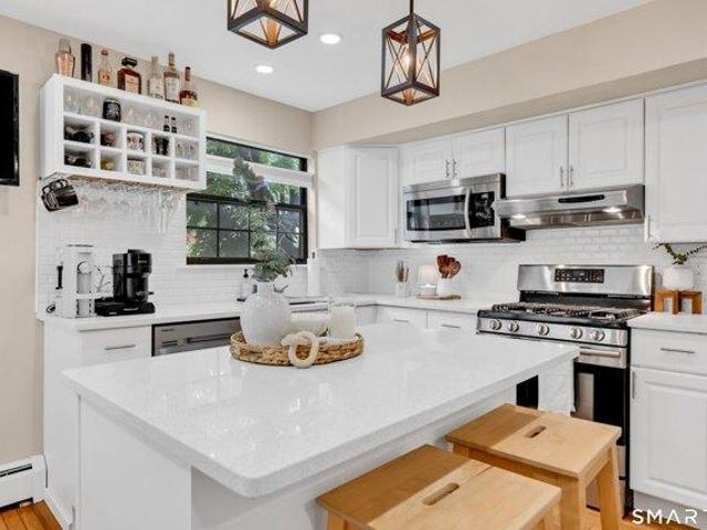 house with 3 bedroom, Rocky Hill CT DS102729485
