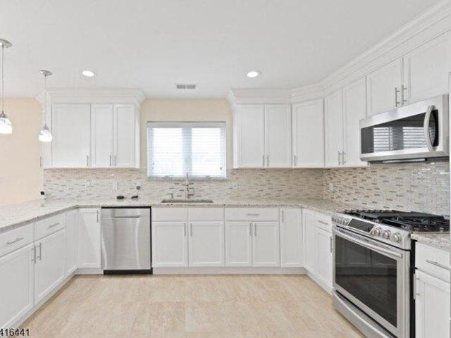 house with 3 bedroom, Roselle NJ DLS101998847