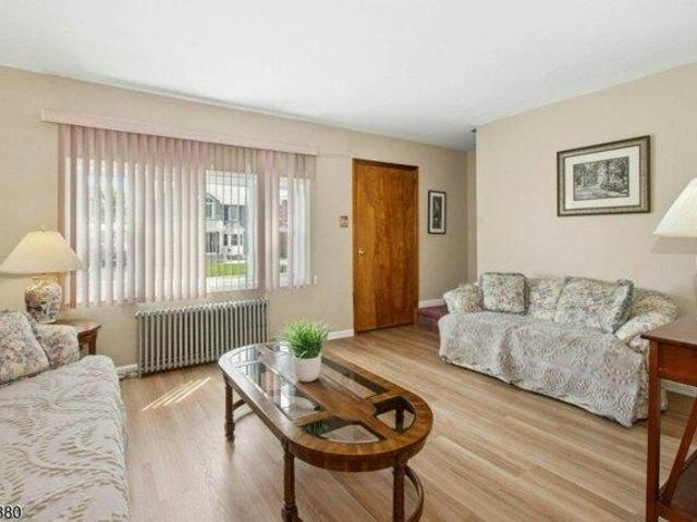 house with 3 bedroom, Roselle Park NJ ES104834550
