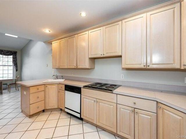 house with 3 bedroom, Roslyn NY ES103621725