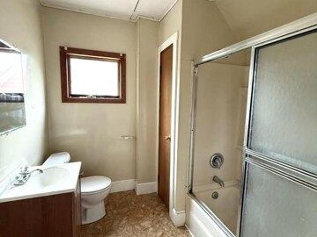 house with 3 bedroom, Rumford ME DS104265143