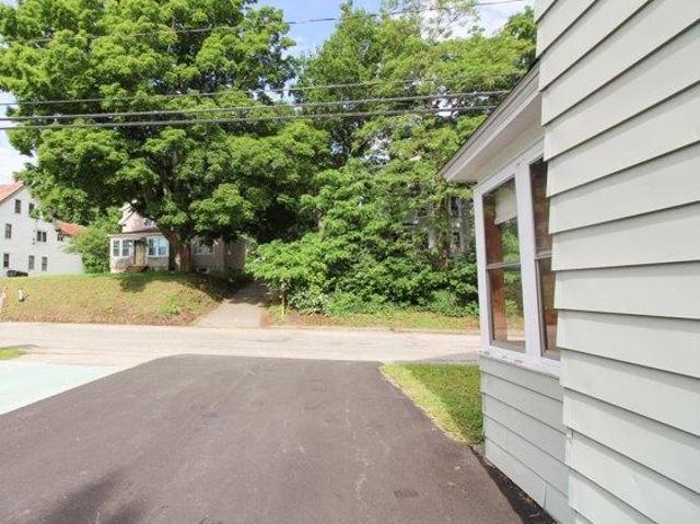 house with 3 bedroom, Rumford ME ES103970369