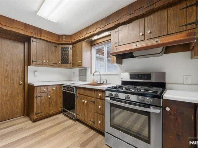 house with 3 bedroom, Rutherford NJ ES105155862