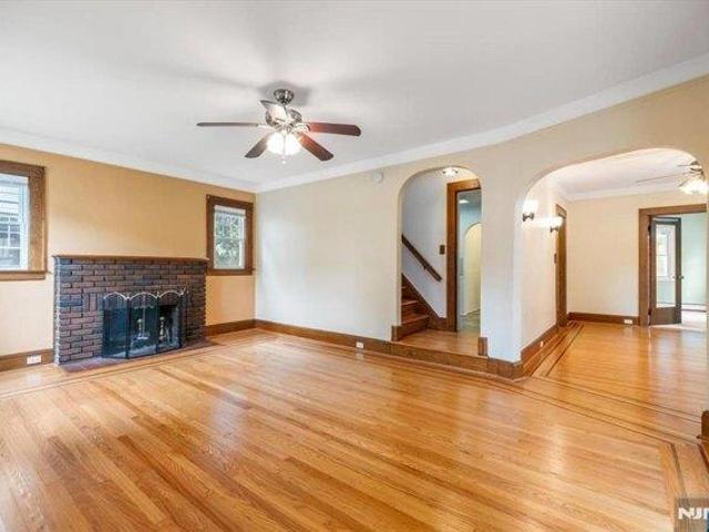 house with 3 bedroom, Rutherford NJ ES105192881