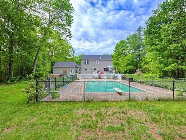 house with 3 bedroom, Rutland MA ES103019178