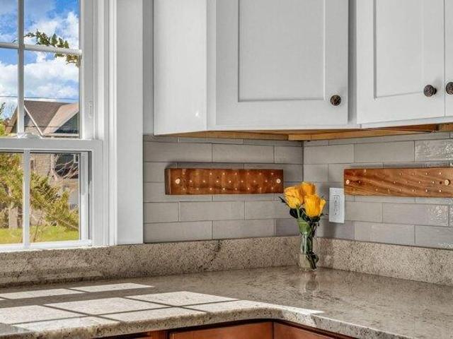 house with 3 bedroom, Scarborough ME ES103186456