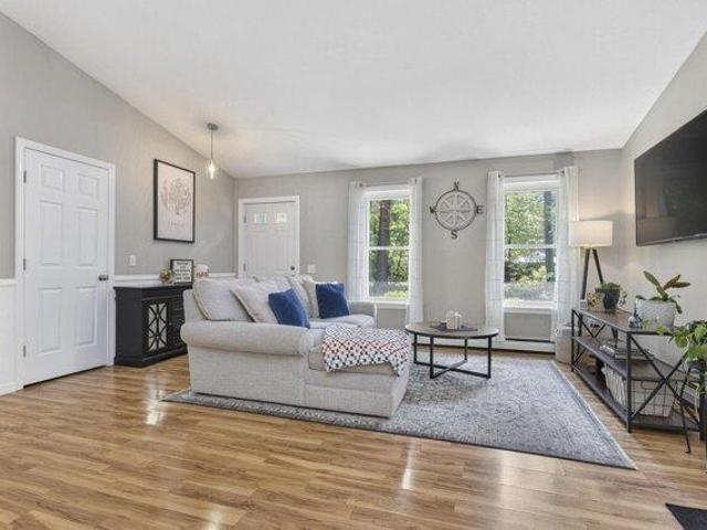 house with 3 bedroom, Scarborough ME ES103101043