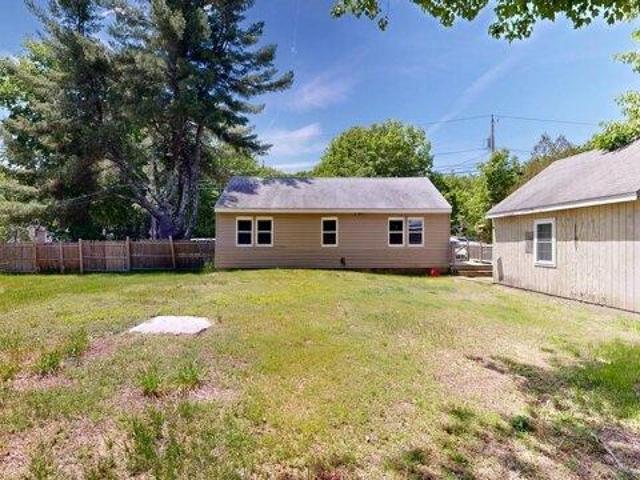 house with 3 bedroom, Scarborough ME ES103888411