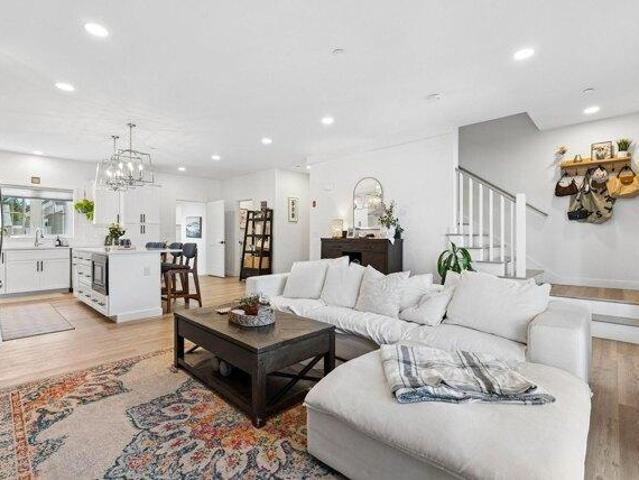 house with 3 bedroom, Scarborough ME ES104904990