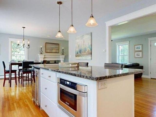house with 3 bedroom, Scarborough ME ES105174380