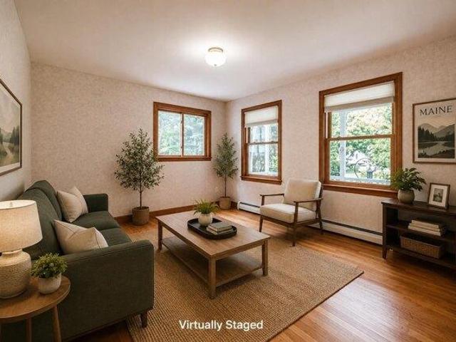 house with 3 bedroom, Scarborough ME ES105192824