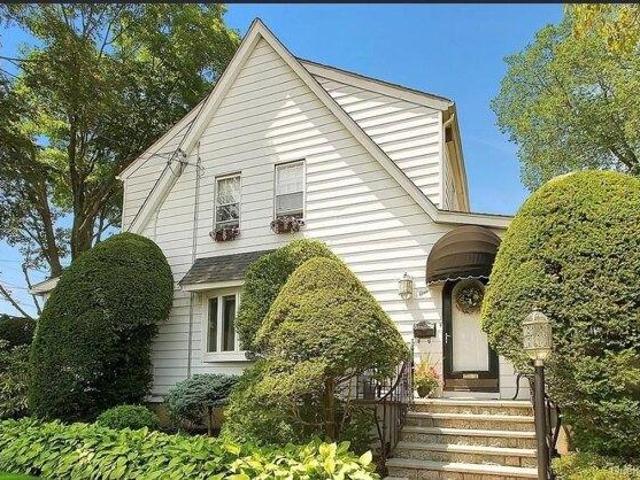 house with 3 bedroom, Scarsdale NY DS101800448