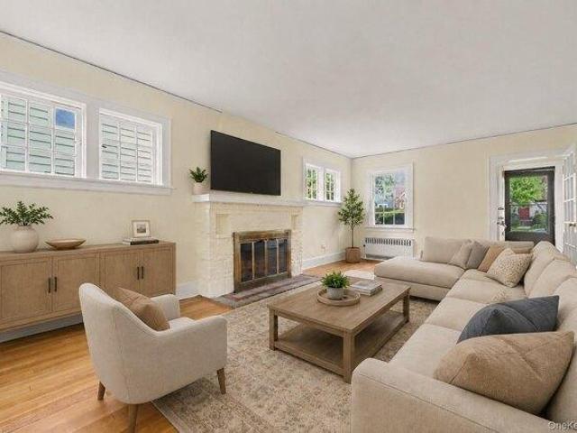 house with 3 bedroom, Scarsdale NY DS102280470