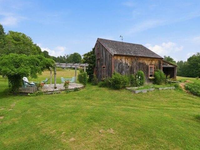 house with 3 bedroom, Sanbornton NH ES104010690