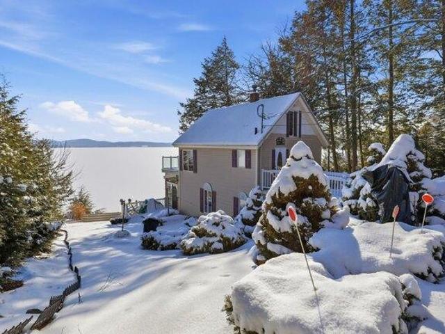 house with 3 bedroom, Sanbornton NH ES105123337