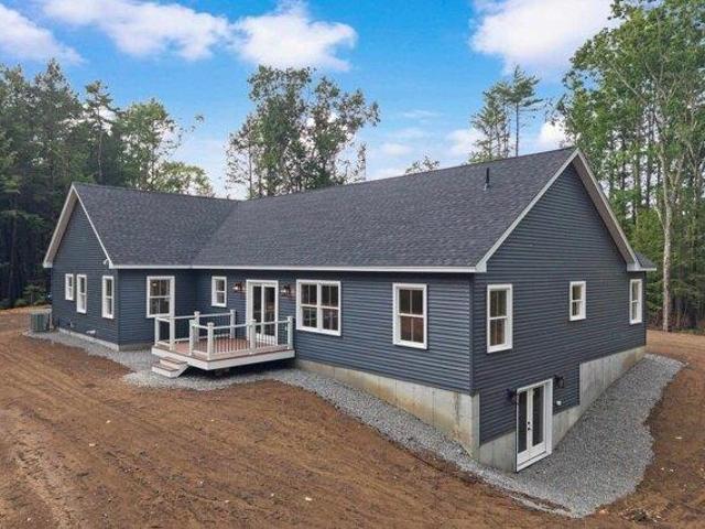 house with 3 bedroom, Sanbornton NH ES105205531