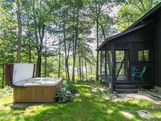 house with 3 bedroom, Sandisfield MA ES105193256