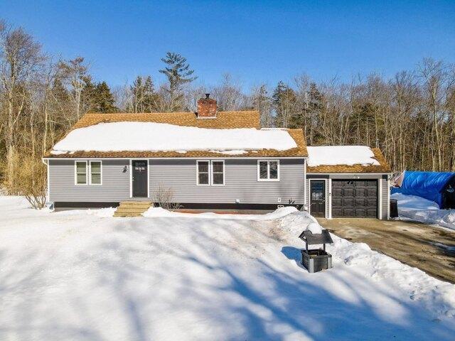 house with 3 bedroom, Sandown NH DLS102212023