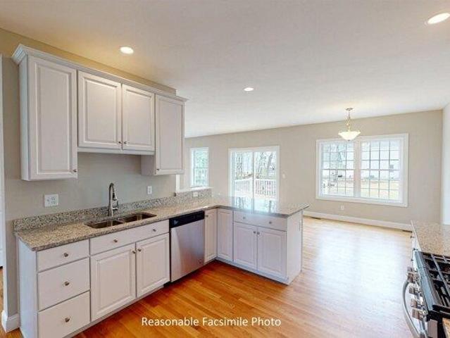 house with 3 bedroom, Sandown NH DS104265480
