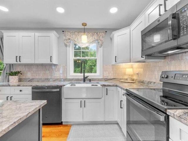 house with 3 bedroom, Sandown NH ES105126466
