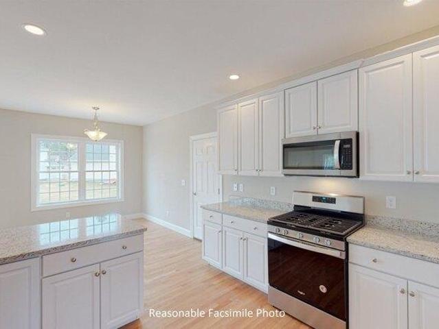 house with 3 bedroom, Sandown NH ES103185075