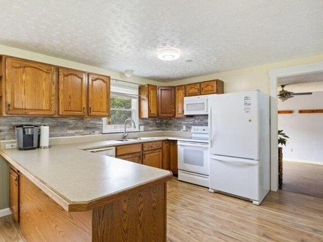 house with 3 bedroom, Sanford ME DS104011693