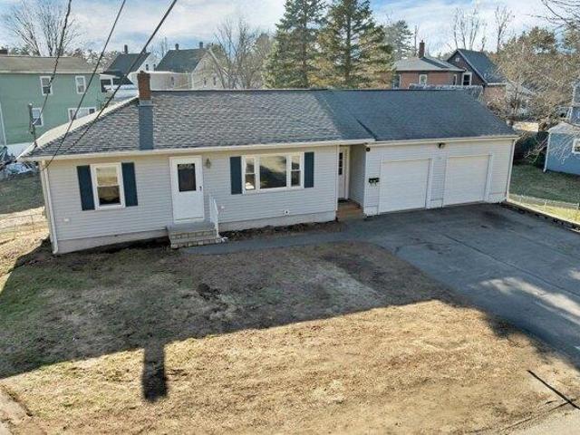 house with 3 bedroom, Sanford ME DS102531556
