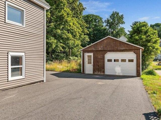 house with 3 bedroom, Sanford ME ES104375014