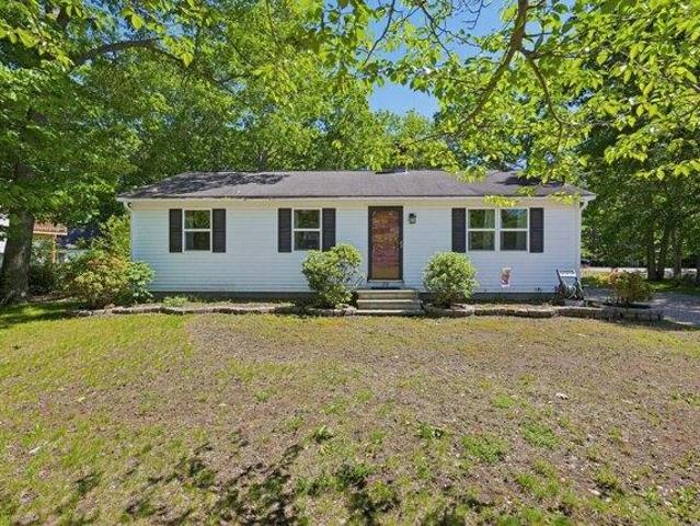 house with 3 bedroom, Sanford ME ES104540956