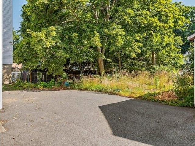 house with 3 bedroom, Sanford ME ES105175388