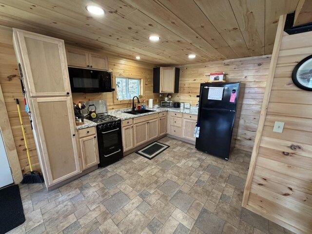 house with 3 bedroom, Sangerville ME ES105203904