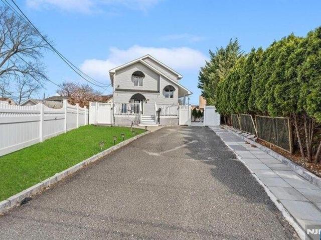 house with 3 bedroom, Saddle Brook NJ DS102030217