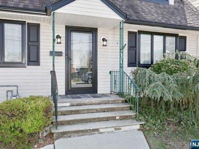 house with 3 bedroom, Saddle Brook NJ DS102281583