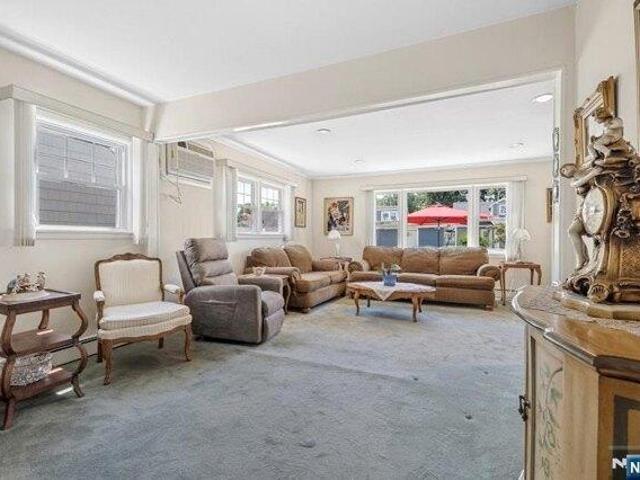 house with 3 bedroom, Saddle Brook NJ ES104409078